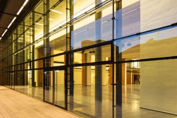 Druhy bezpečnostního skla: tvrzené, kalené - Saint-Gobain Glass